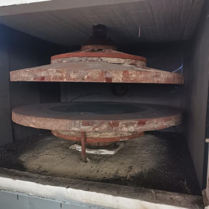 Hydraulic pressure circular saw blade leveling and tempering furnace