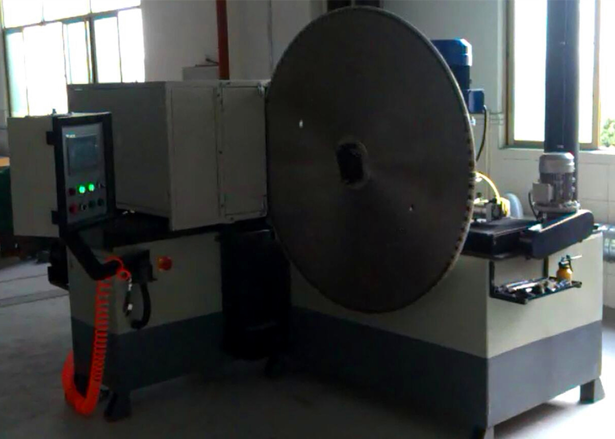 Automatic circular diamond saw blade segment teeth sharpening machine