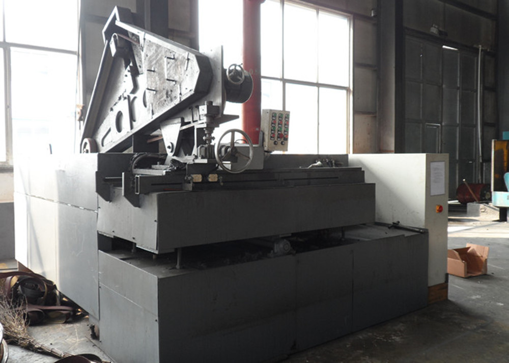 Automatic control rotating table taper saw blade polishing machine